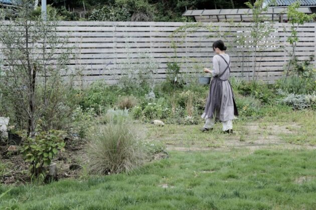 【あの人の暮らしが素敵な理由】繋がりを大切にした小さな平屋〜お庭づくりとハーブのある暮らし（hikaniwaさん） | ムクリ[mukuri]