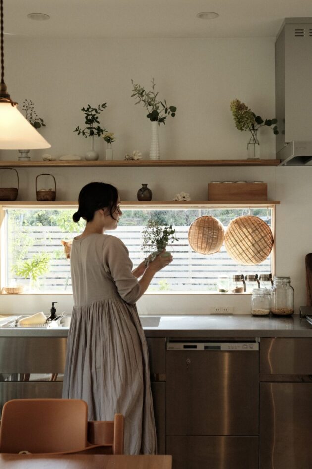 【あの人の暮らしが素敵な理由】繋がりを大切にした小さな平屋〜お庭づくりとハーブのある暮らし（hikaniwaさん） | ムクリ[mukuri]